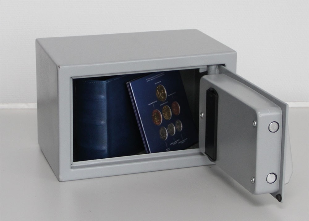 Steel Safe - Small with Numeric Keypad and Key | SAFE Collecting Supplies